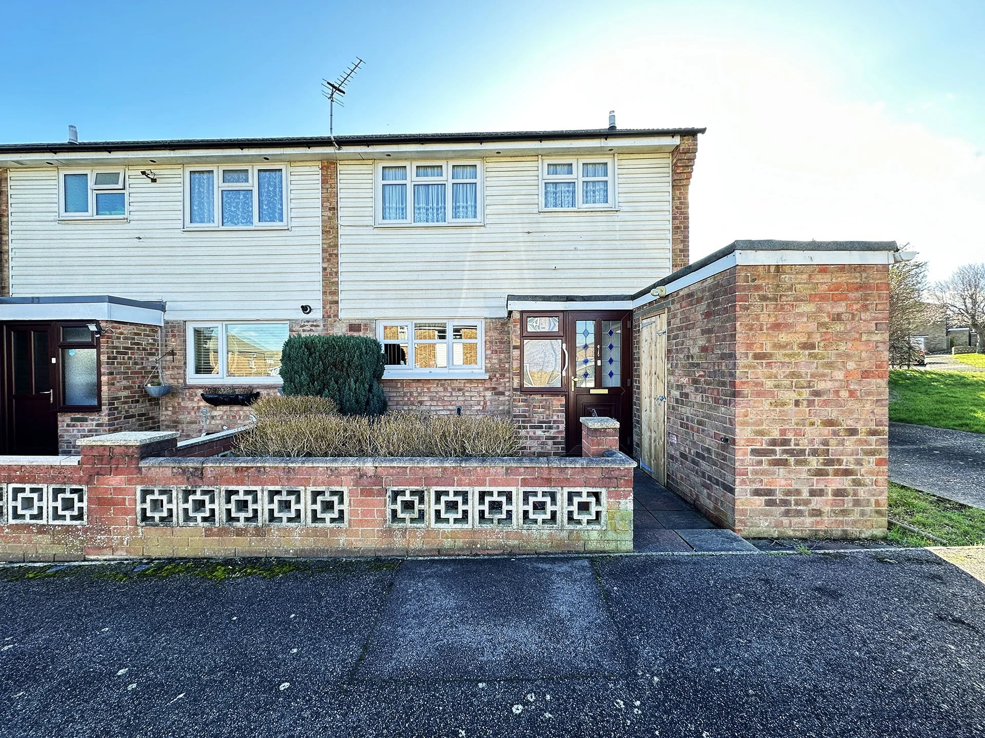 Walnut Way, Swanley, Kent - (GUIDE PRICE) £375,000 - £400,000 — Gary ...