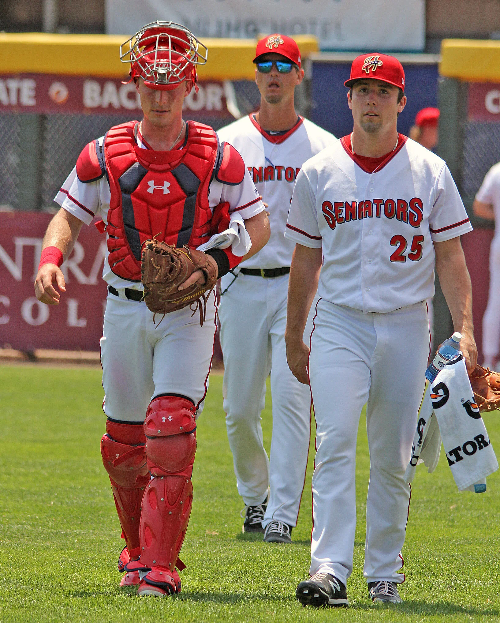 Southpaws Started the Game Off, But Righties Finished It — RodgerWood.com