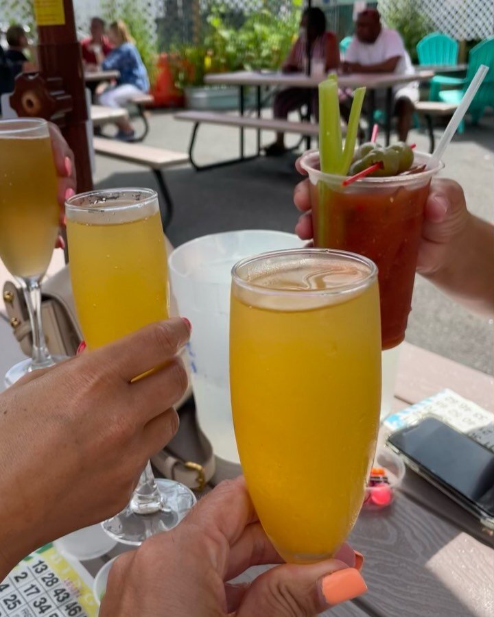 Nip N Tuck Bar & Grill