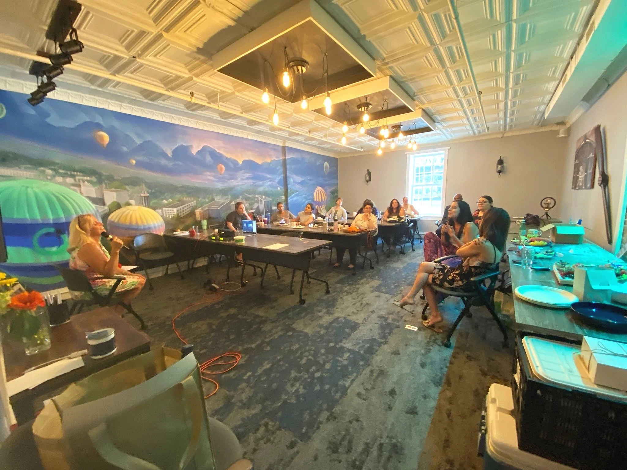 Meeting Rooms — En Masse Coworking