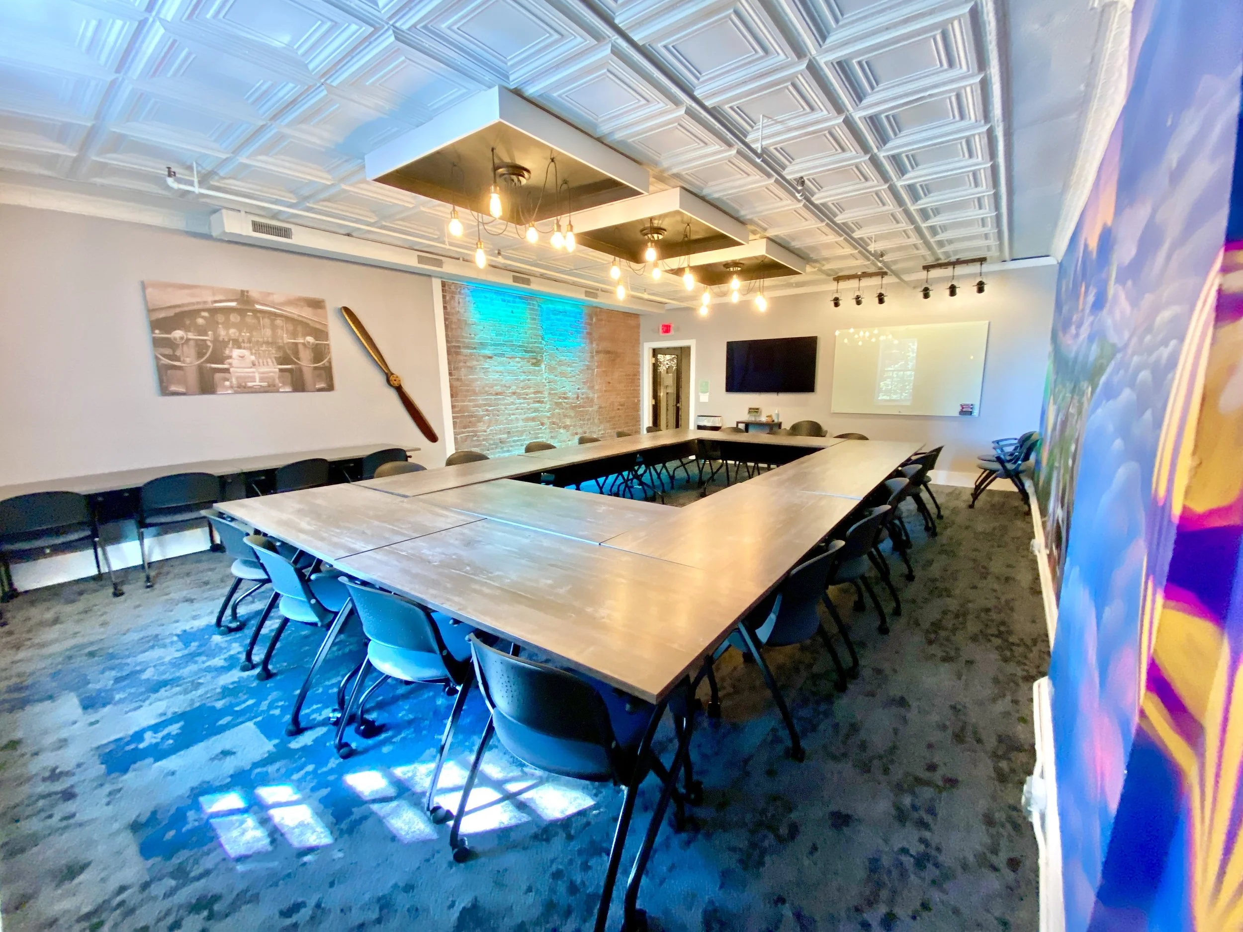 Meeting Rooms — En Masse Coworking