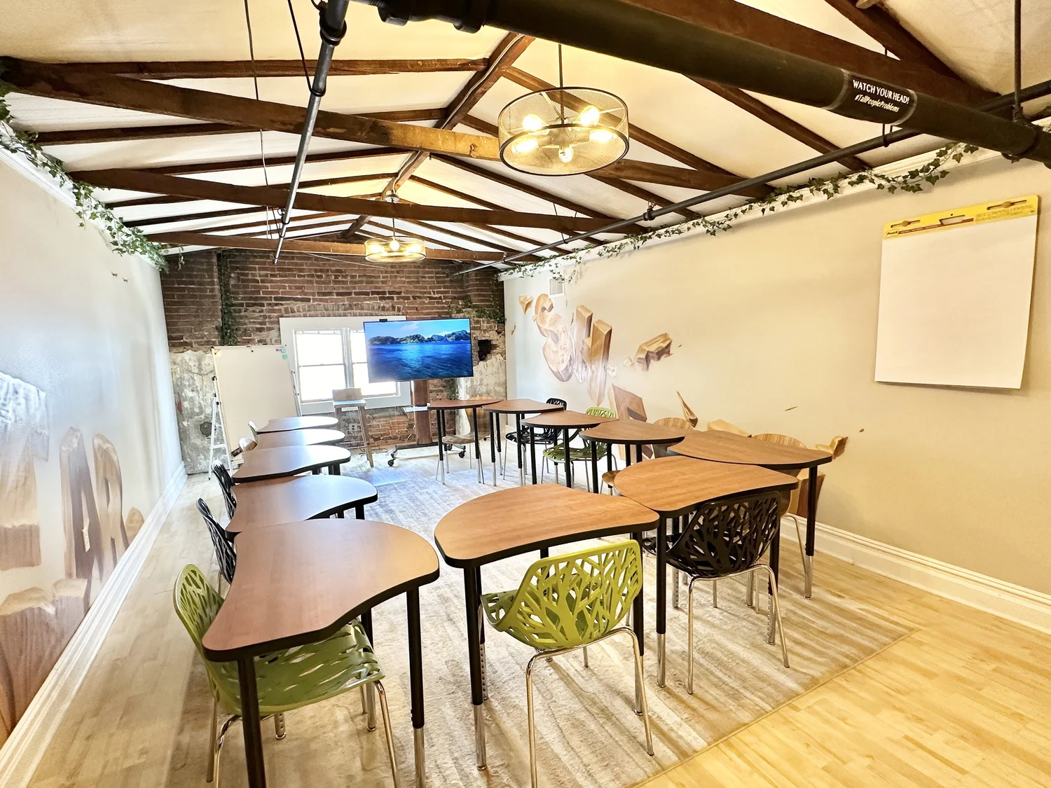 Meeting Rooms — En Masse Coworking
