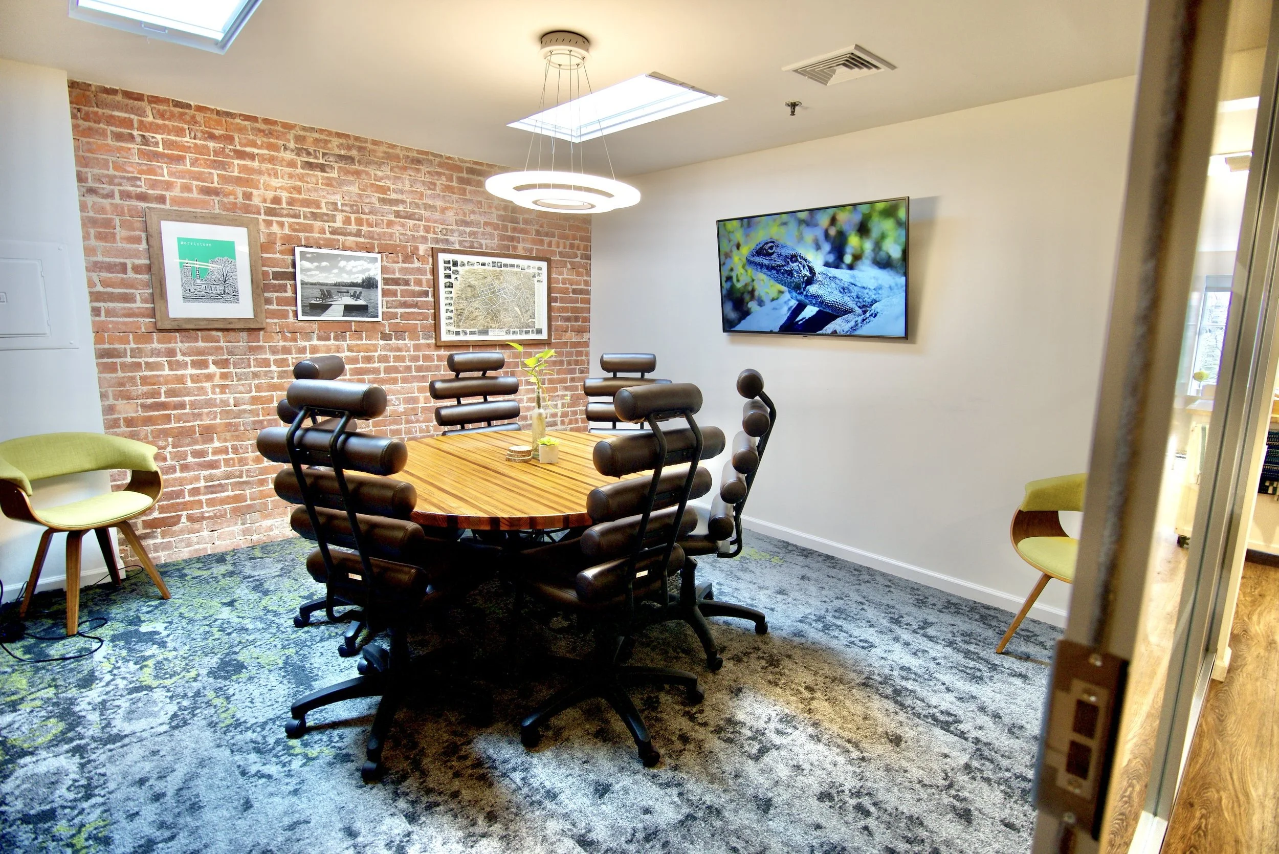Meeting Rooms — En Masse Coworking
