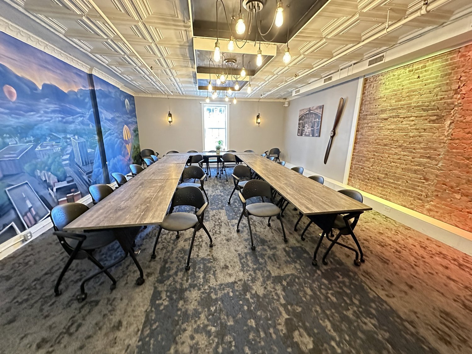 Meeting Rooms — En Masse Coworking