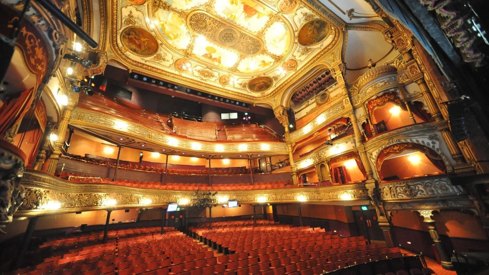 Grand Opera House, Belfast — TOTALIS