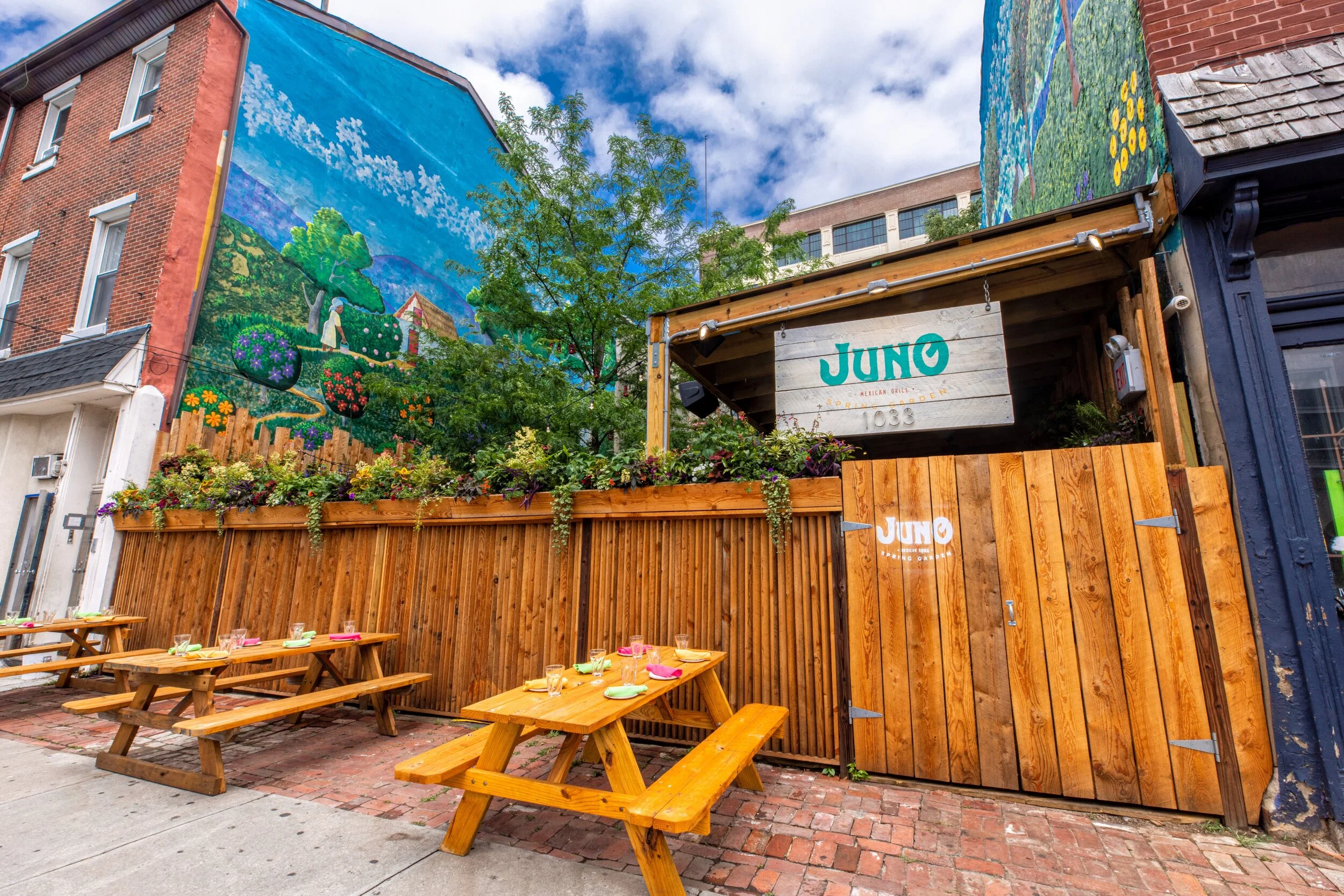 Juno | Mexican-American Food, Chill Vibes & Killer Cocktails