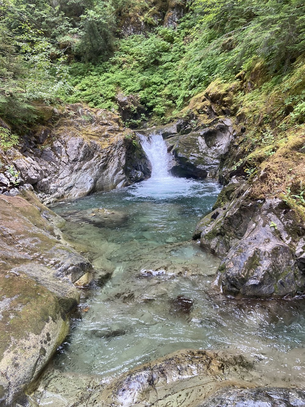 Canyoning Tour Mission — CascadeCanyonGuides