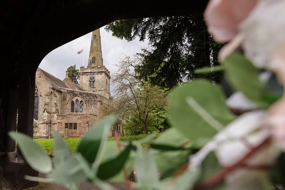 Beautiful Sunny Wedding at Hogarths Stone Manor with Stuart & Tracey