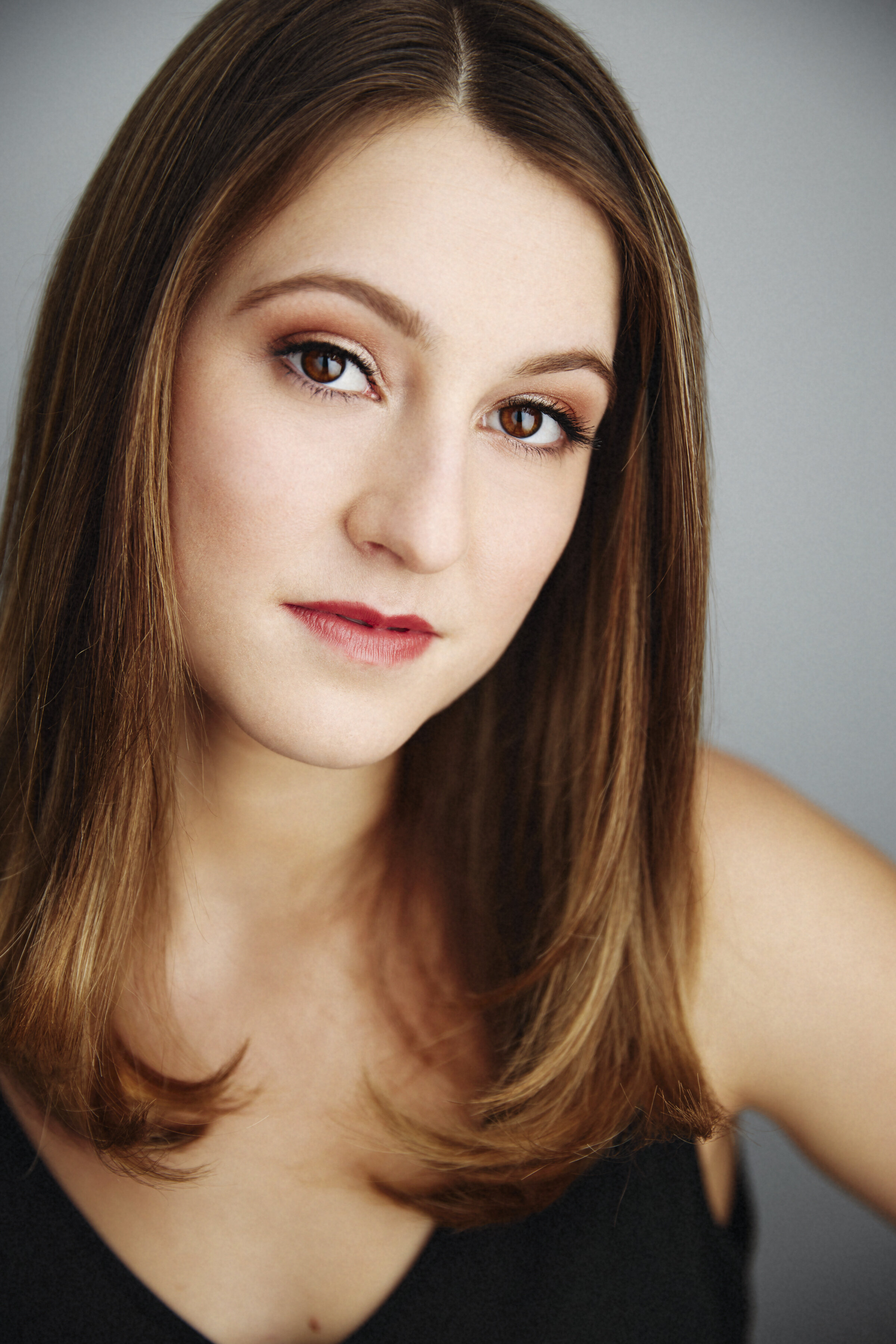 Headshot & Resume — Isabelle Jennings Pickering