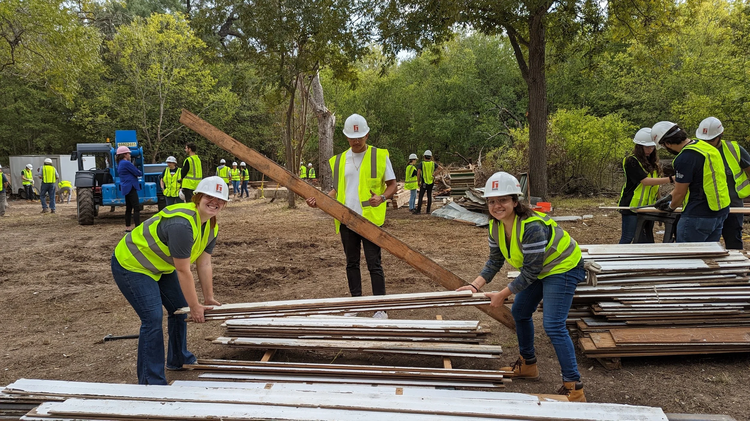 Contractor Training: Deconstructing Early 1900s Houses on the Medina River — San Antonio Reuse