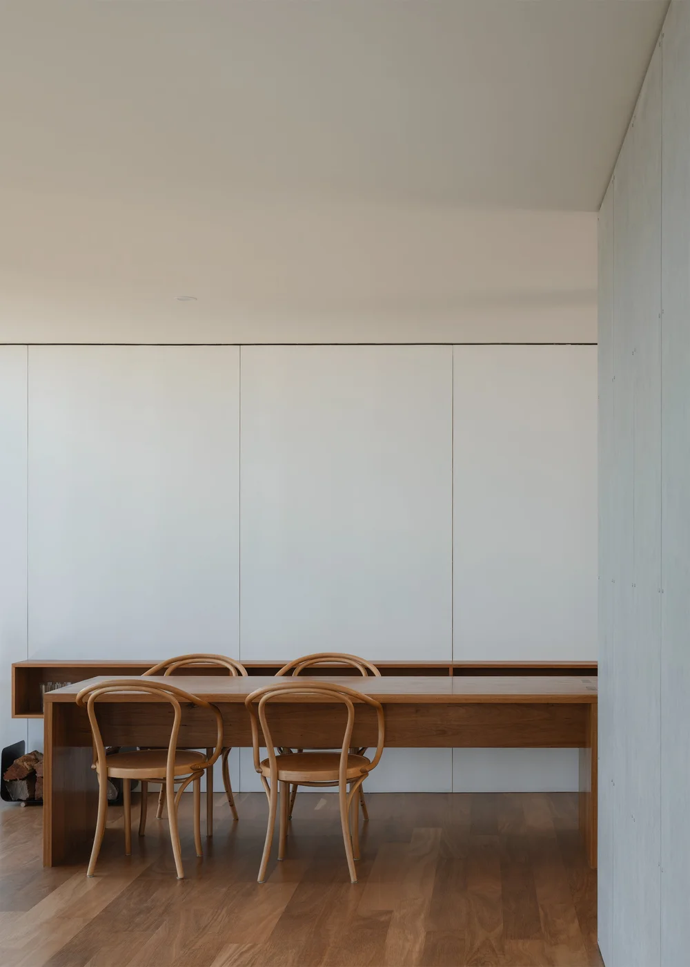 Small Coastal Family Retreat – Olive Street Cabin by MGAO — Simple Dwelling