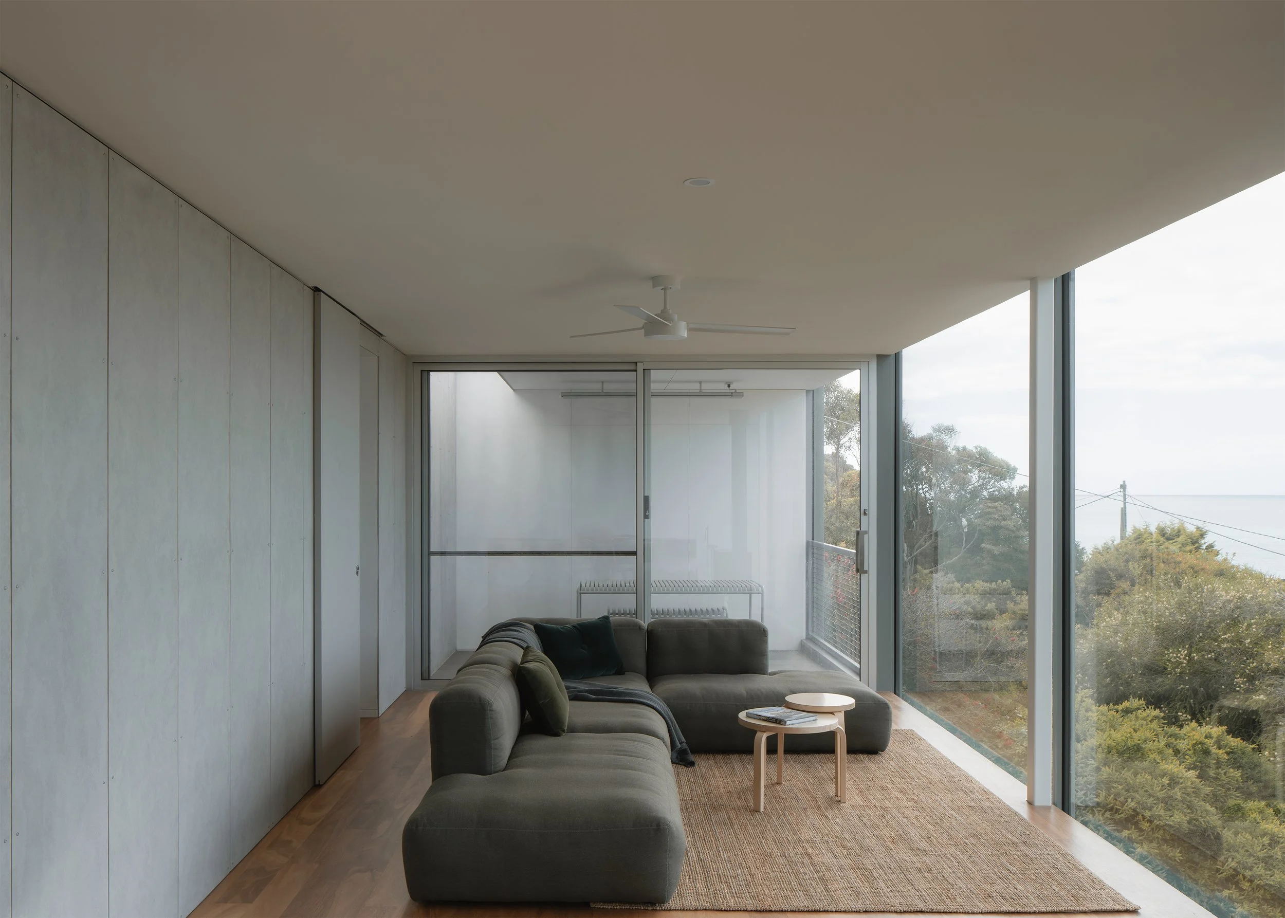 Small Coastal Family Retreat – Olive Street Cabin by MGAO — Simple Dwelling