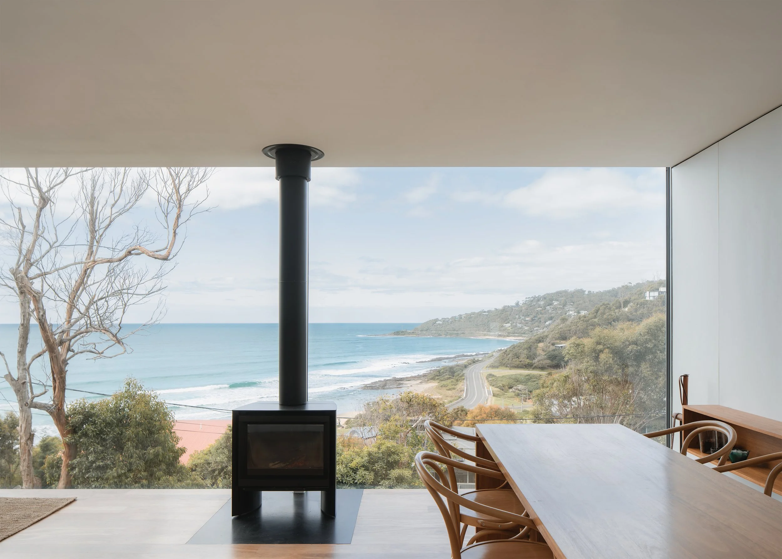 Small Coastal Family Retreat – Olive Street Cabin by MGAO — Simple Dwelling