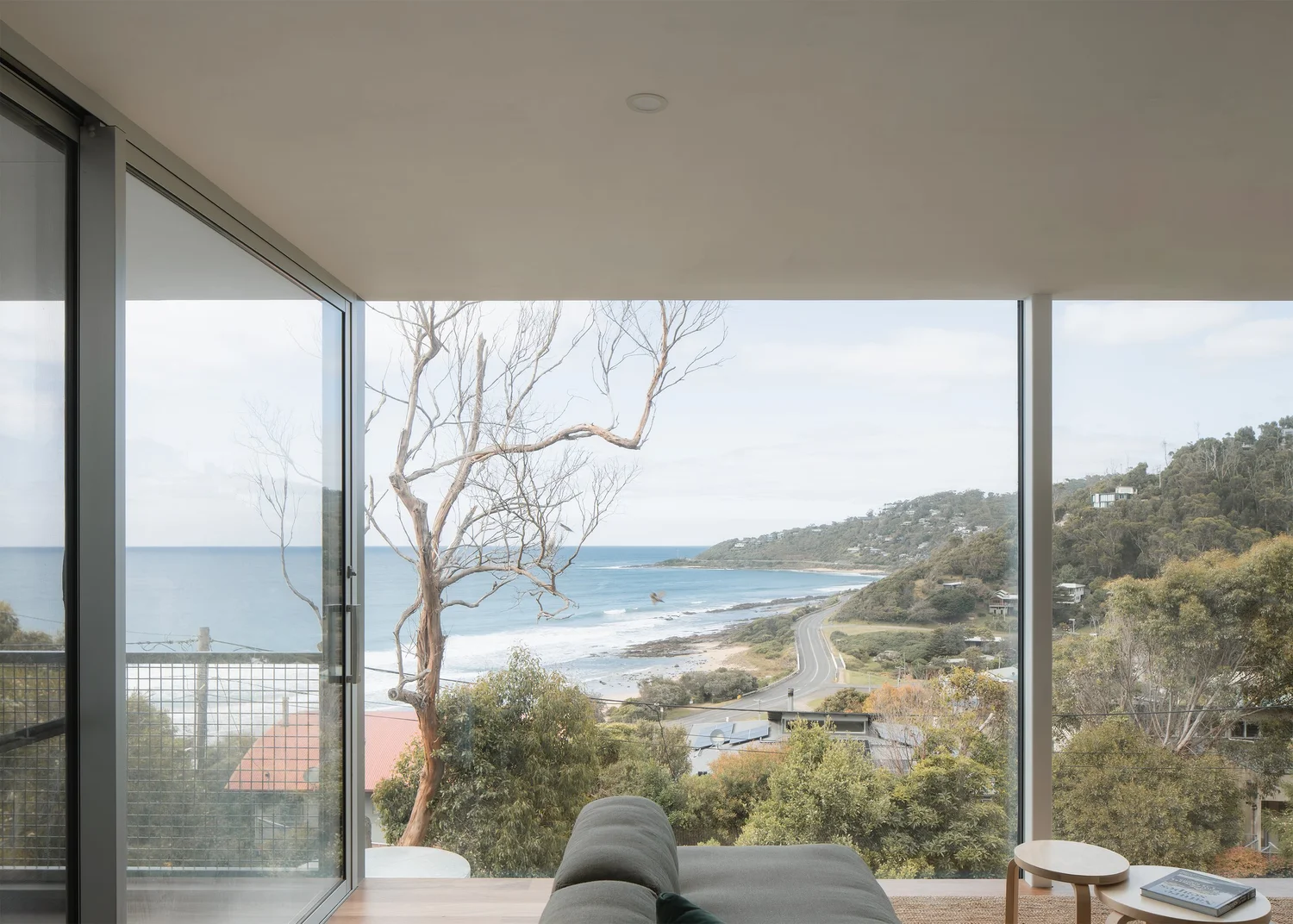 Small Coastal Family Retreat – Olive Street Cabin by MGAO — Simple Dwelling