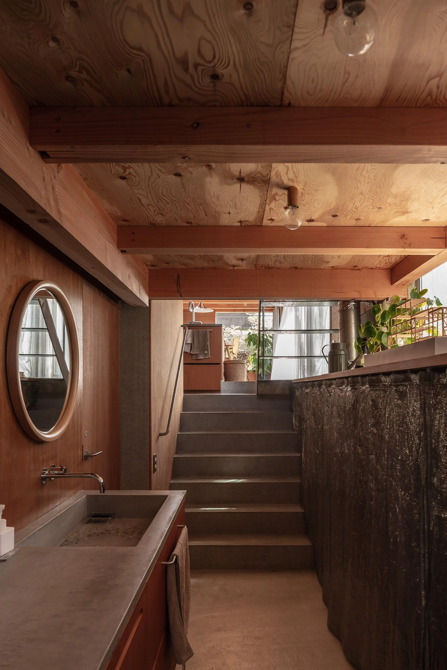 How These Two Japanese Homes Have Been Designed Around a Shared Garden ...