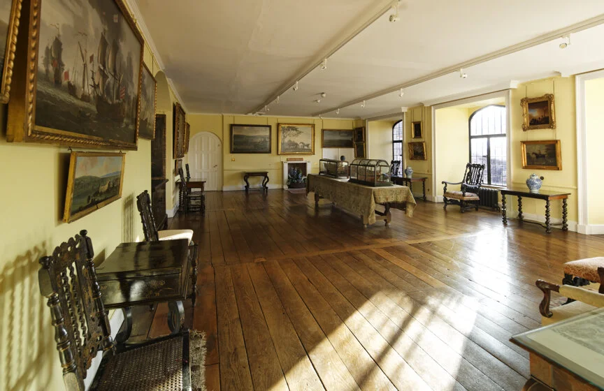 A tour of the 12th century Cotswold Castle — Berkeley Castle