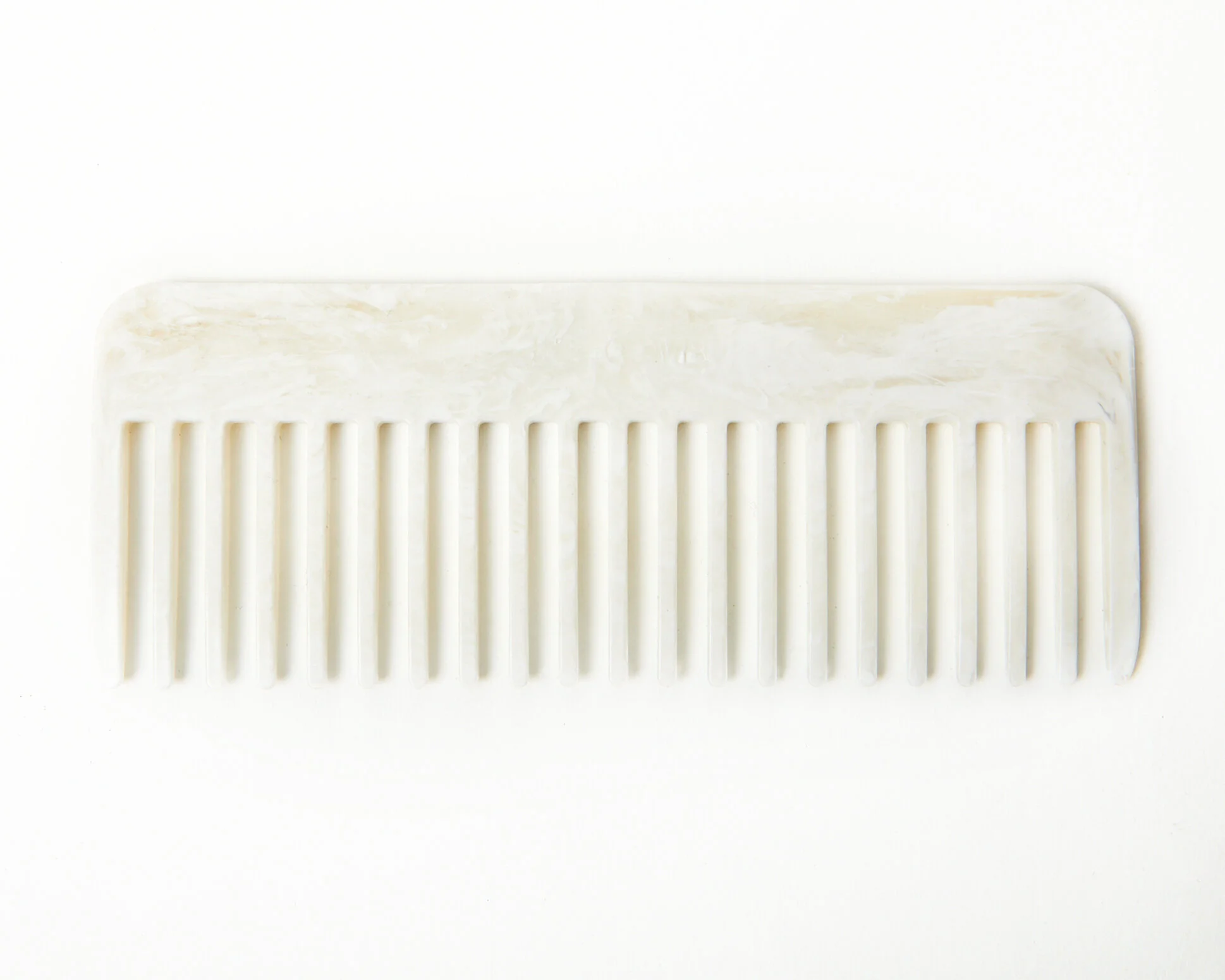 Hair combs made from recycled plastic — Re=Comb