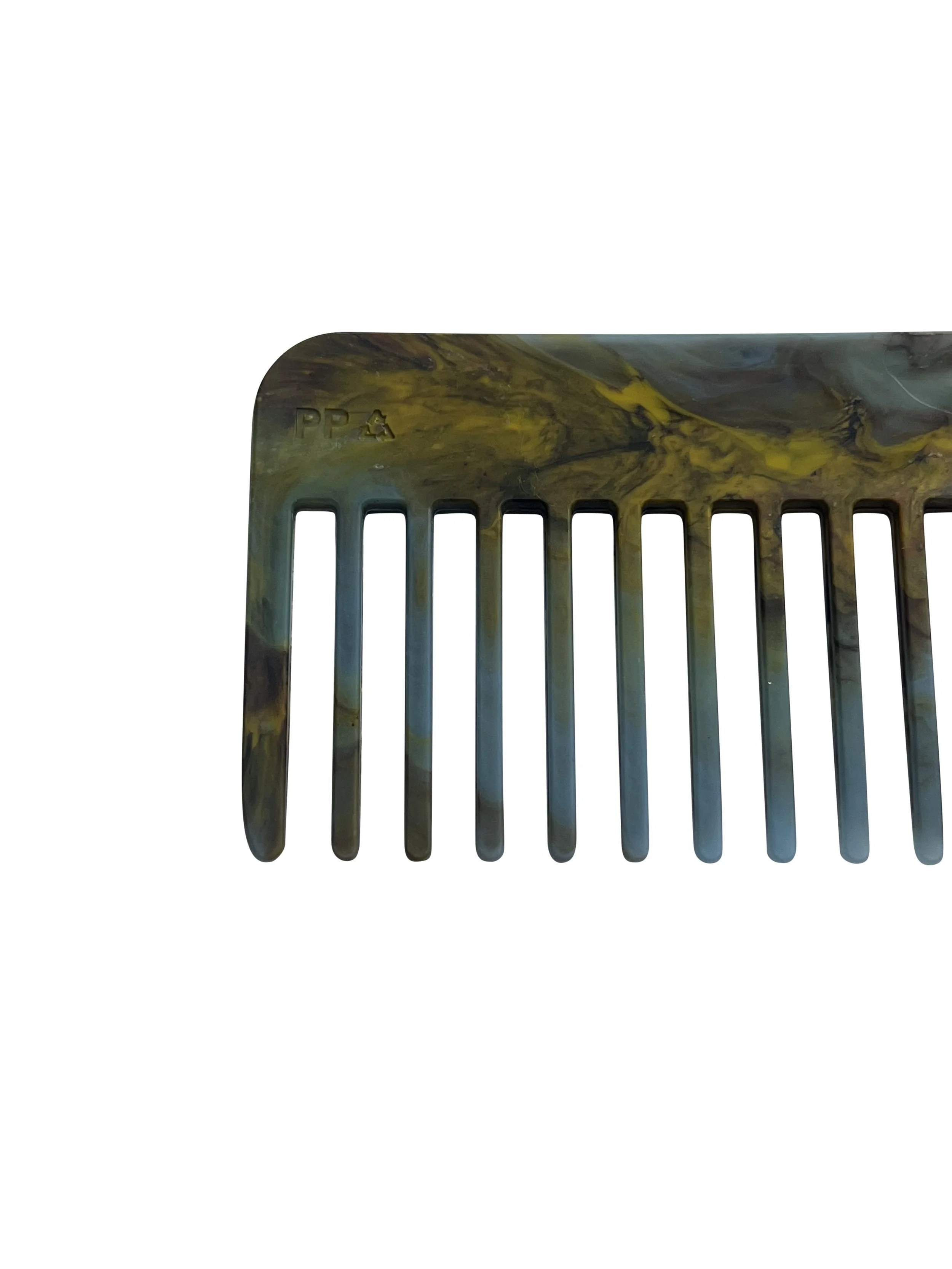 Hair combs made from recycled plastic — Re=Comb