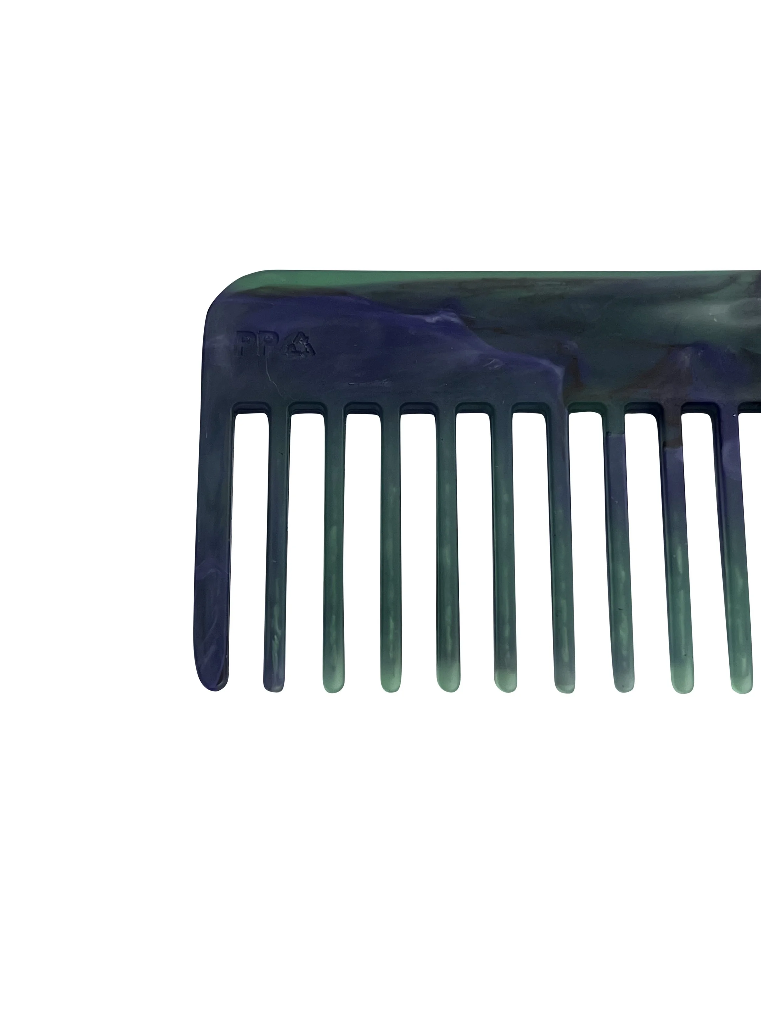 Hair combs made from recycled plastic — Re=Comb