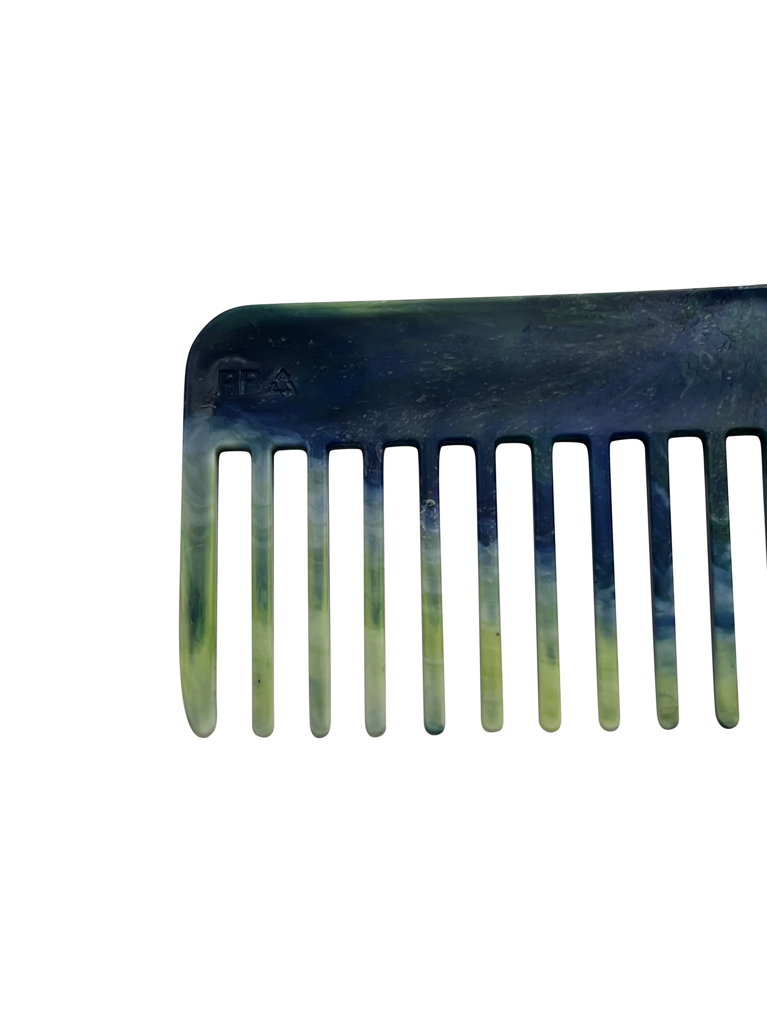 Hair combs made from recycled plastic — Re=Comb