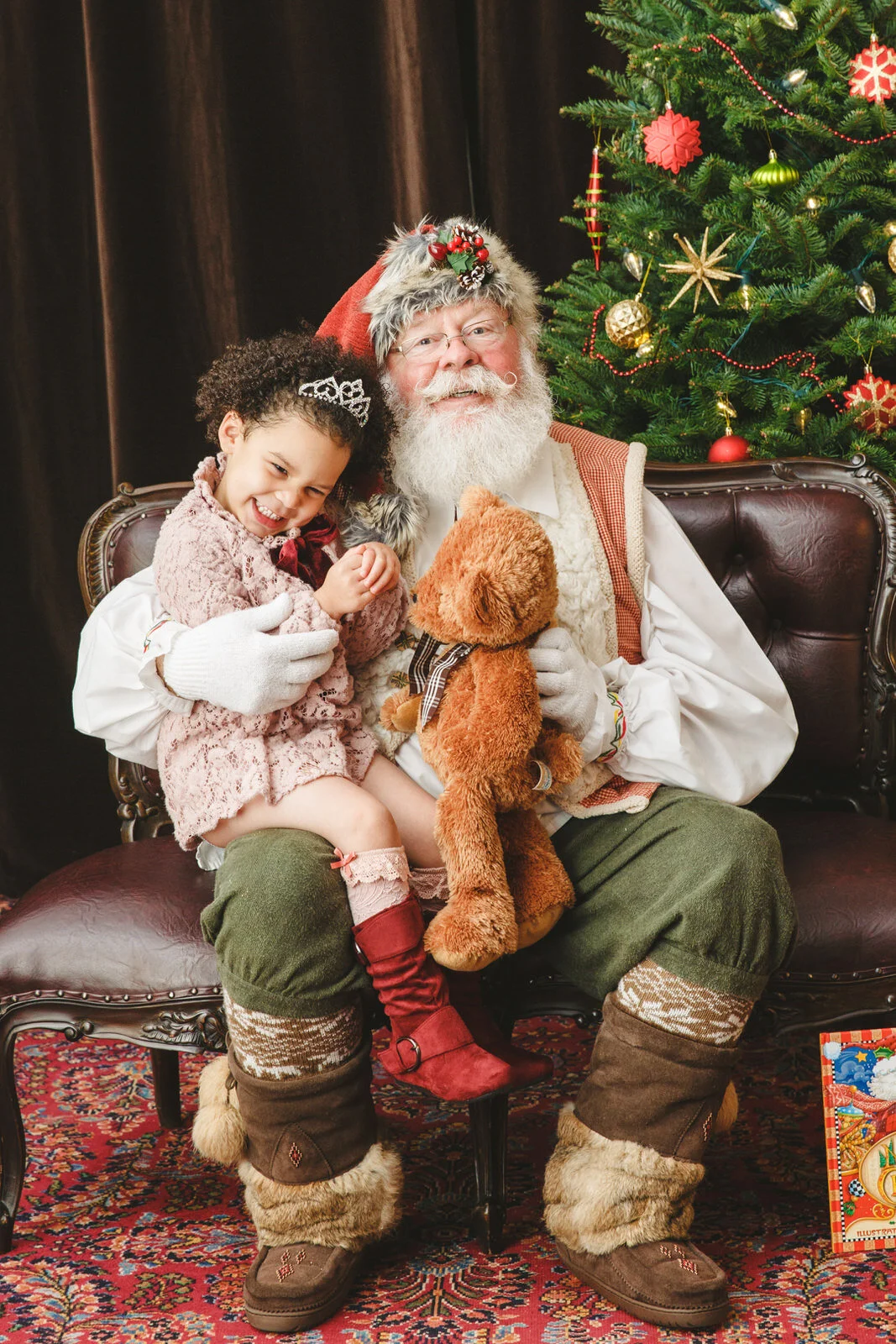 Santa Photos Seattle | Classic Santa Portraits | SATYA PHOTOGRAPHY