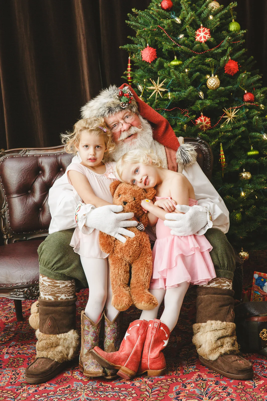 Santa Photos Seattle | Classic Santa Portraits | SATYA PHOTOGRAPHY