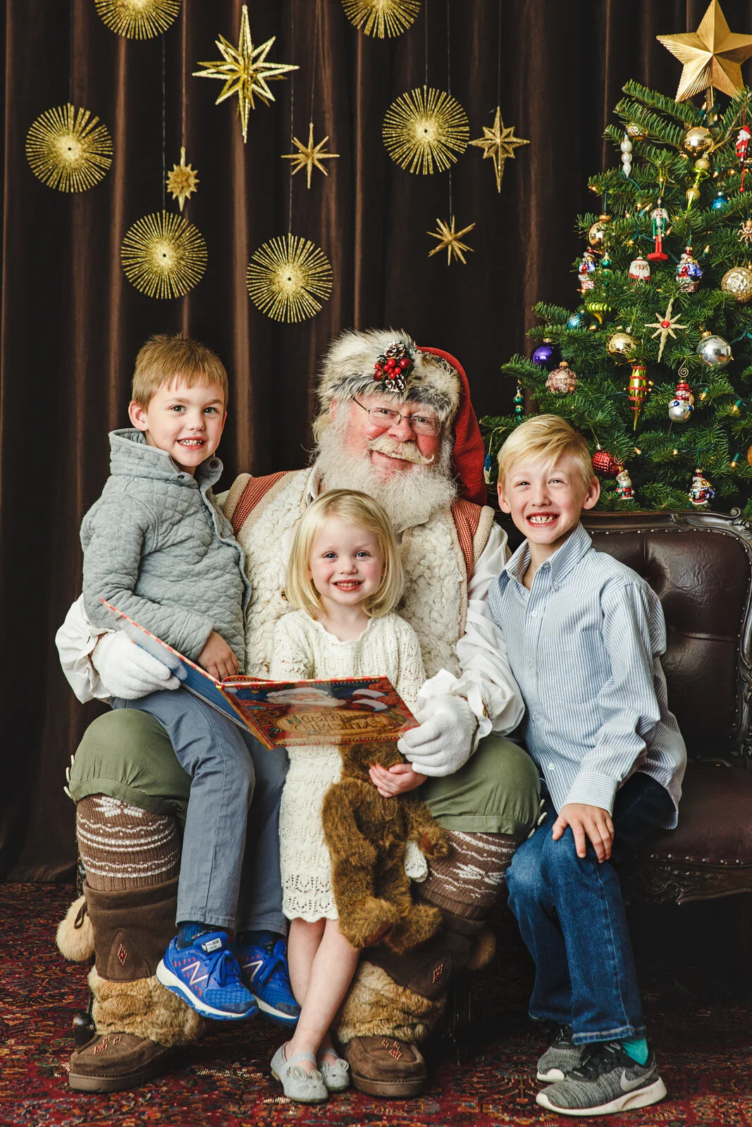 Santa Photos Seattle | Classic Santa Portraits | SATYA PHOTOGRAPHY