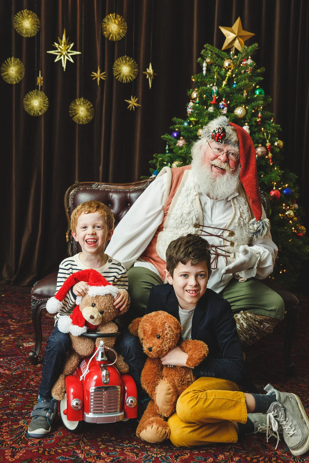 Santa Photos Seattle | Classic Santa Portraits | SATYA PHOTOGRAPHY