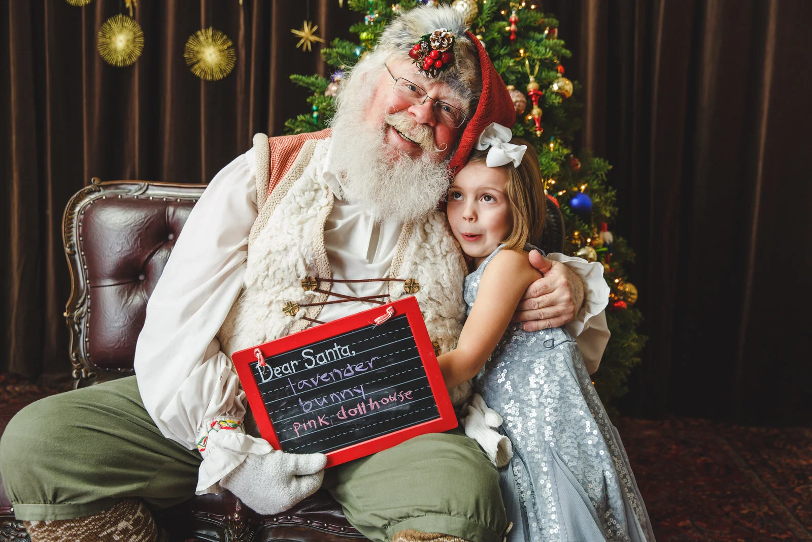 Santa Photos Seattle | Classic Santa Portraits | SATYA PHOTOGRAPHY