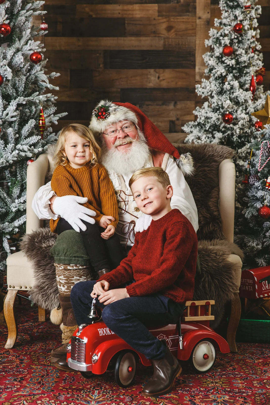 Santa Photos Seattle | Classic Santa Portraits | SATYA PHOTOGRAPHY
