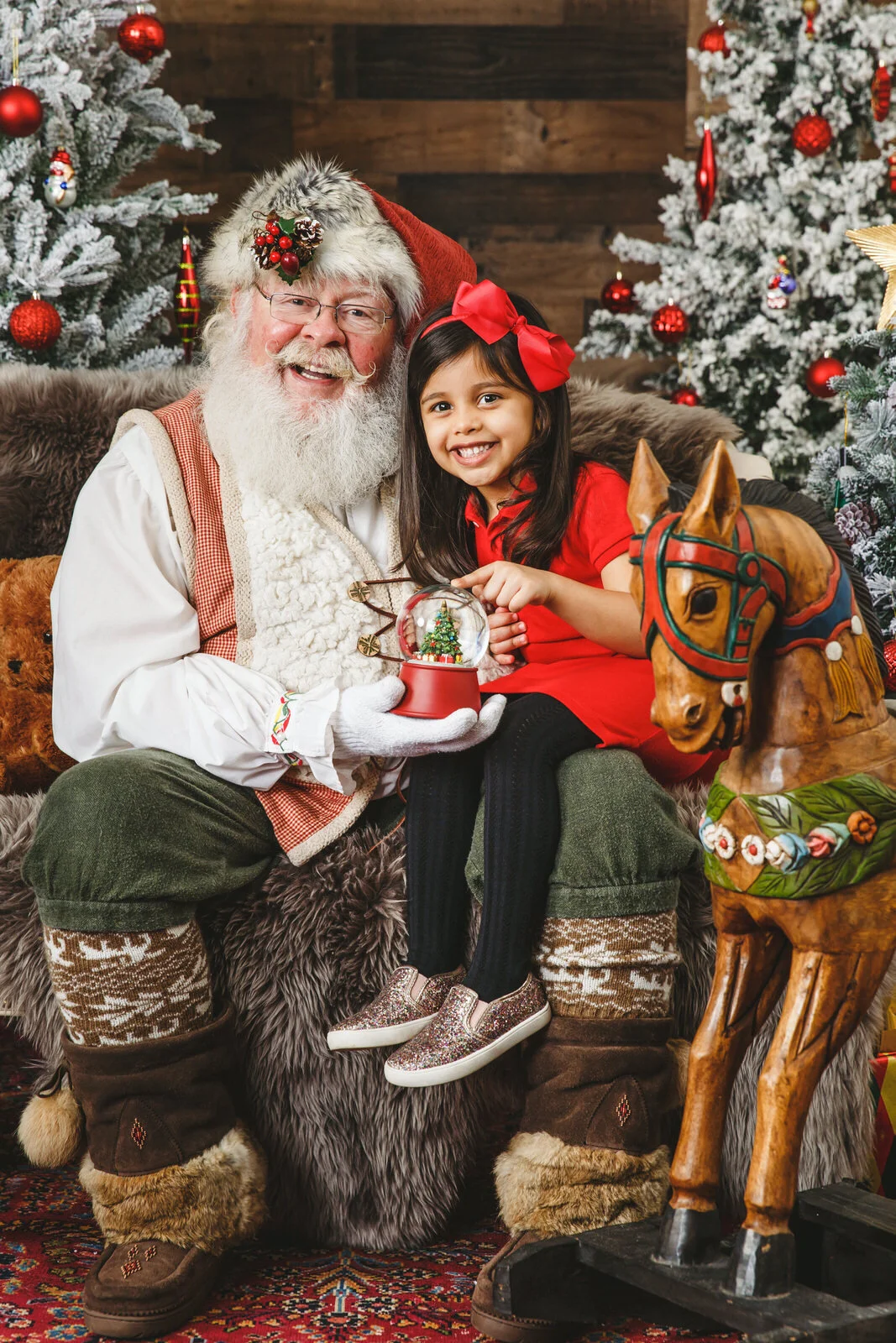 Santa Photos Seattle | Classic Santa Portraits | SATYA PHOTOGRAPHY