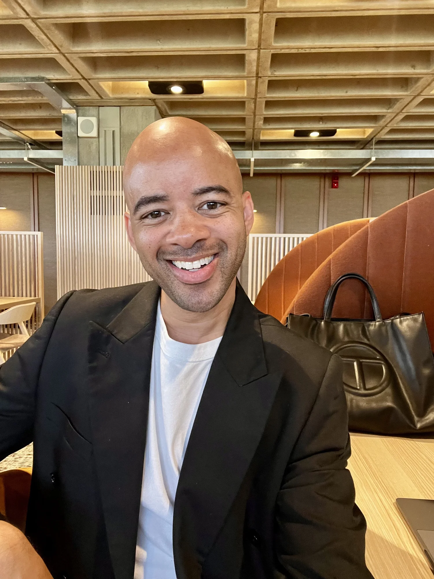 Ethan Ward: Award-Winning Journalist & AI Researcher