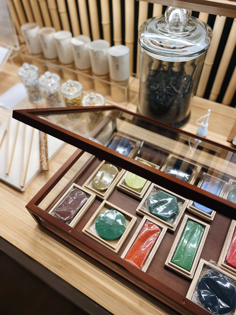 Best Tokyo Ceramic Shops — Neighborhood Guide