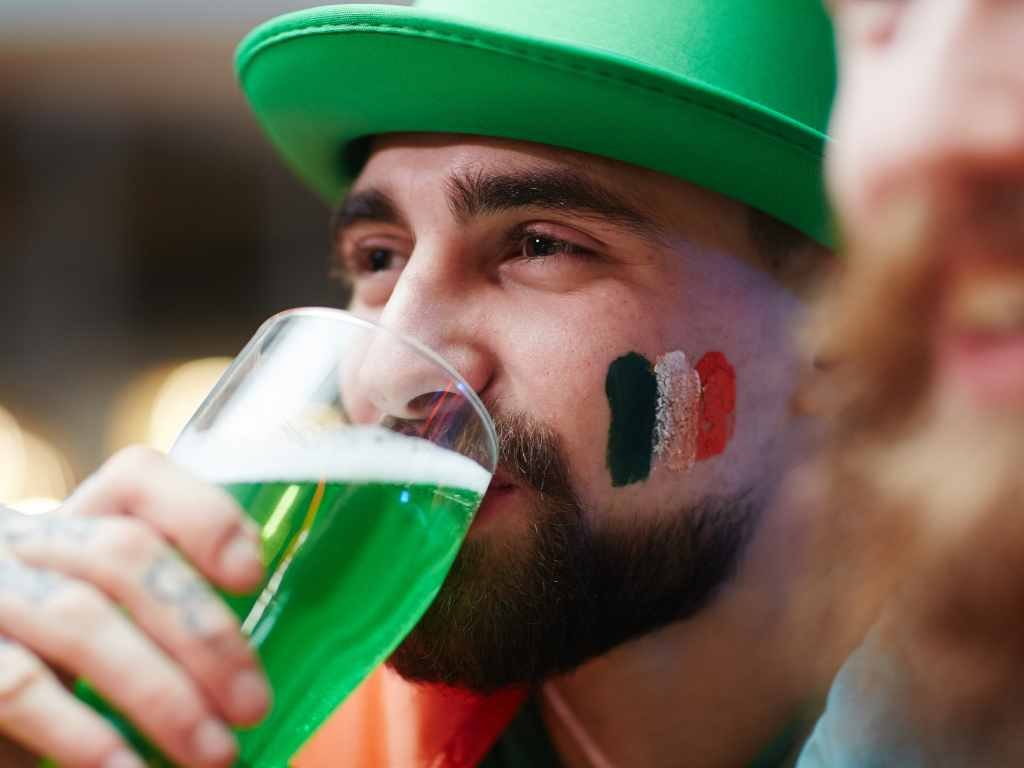 Green Beers - How to Make Them and Why People Drink Them on St Patrick ...