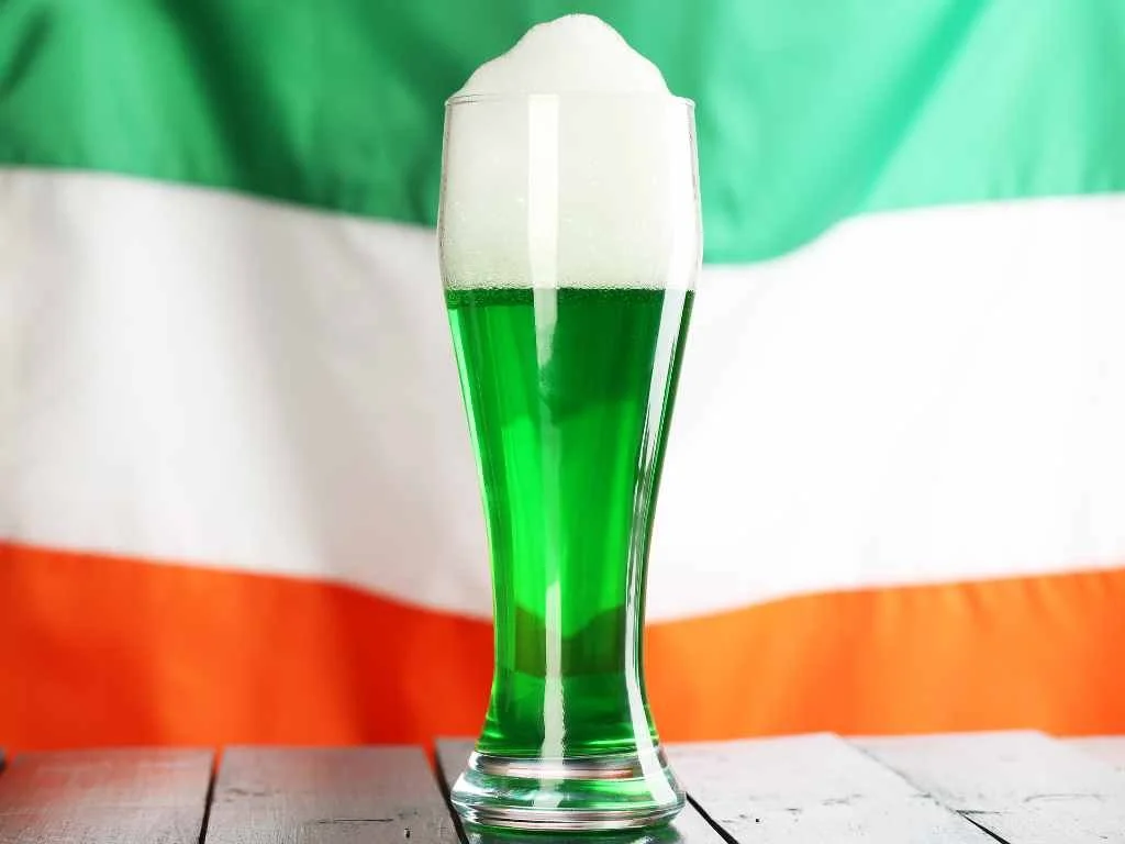Green Beers - How to Make Them and Why People Drink Them on St Patrick ...