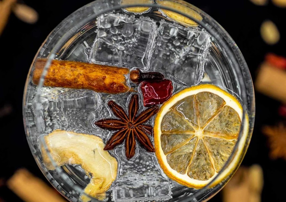The Easy Homemade Christmas Gin Recipe for Gifting and Drinking ...