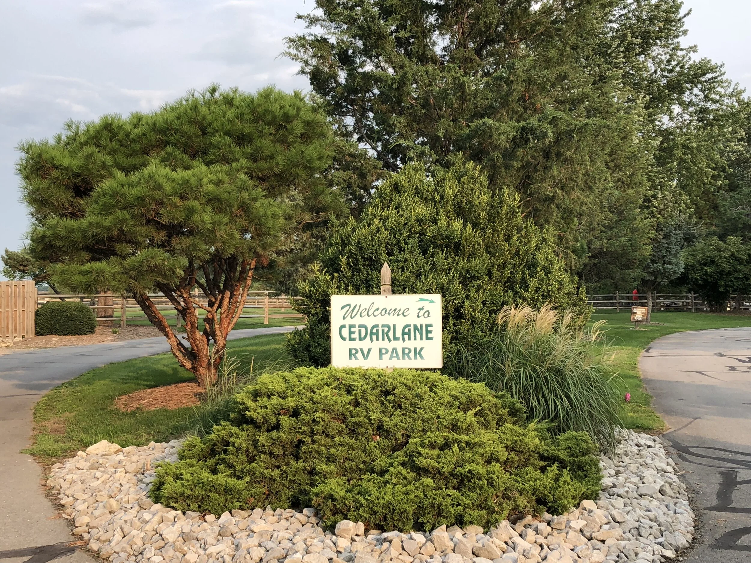 Seasonal Camping — Cedarlane RV Resort