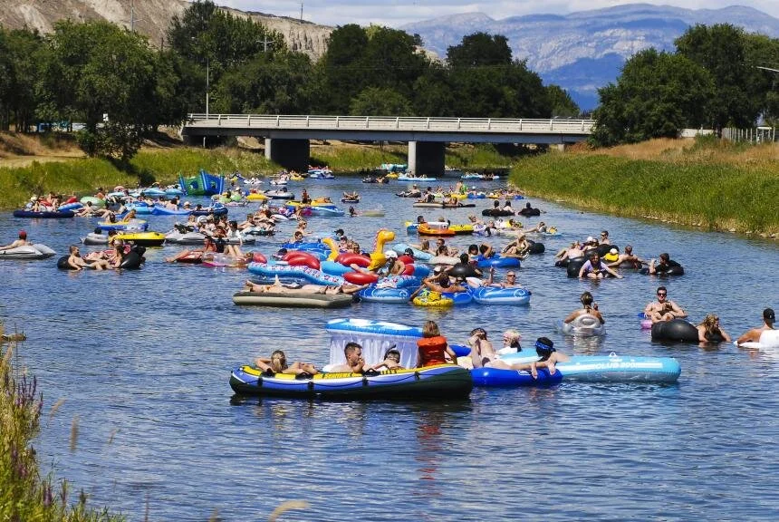 Tiki Time Tours - Kelowna Lake Cruise & Wine Tours