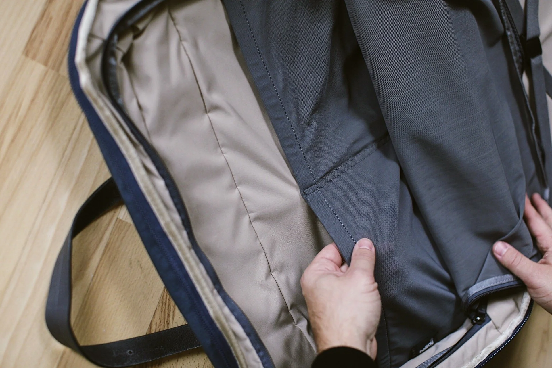 BELLROY FLIGHT BAG: REVIEW — Wandering Dots