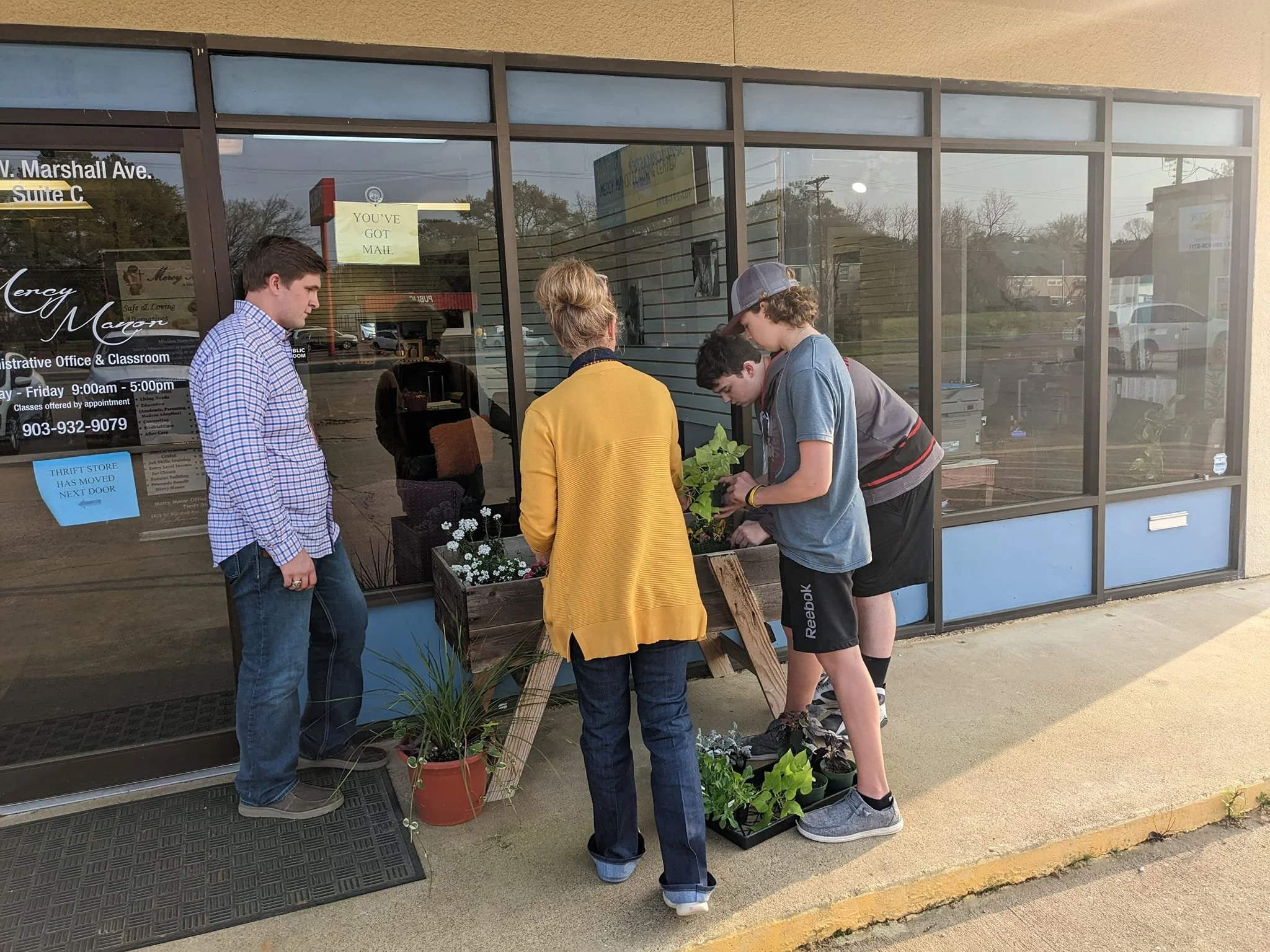 Volunteer Opportunities — Mercy Manor