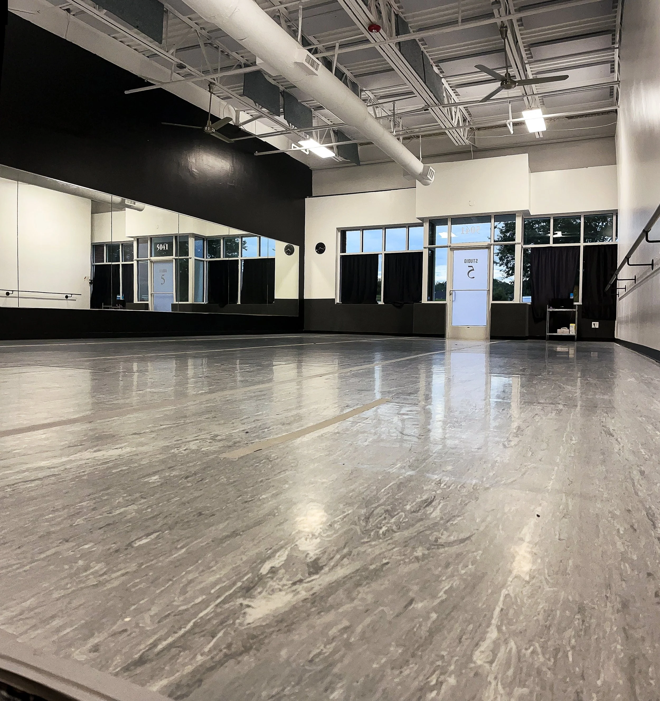 About 1 — J'adore Dance