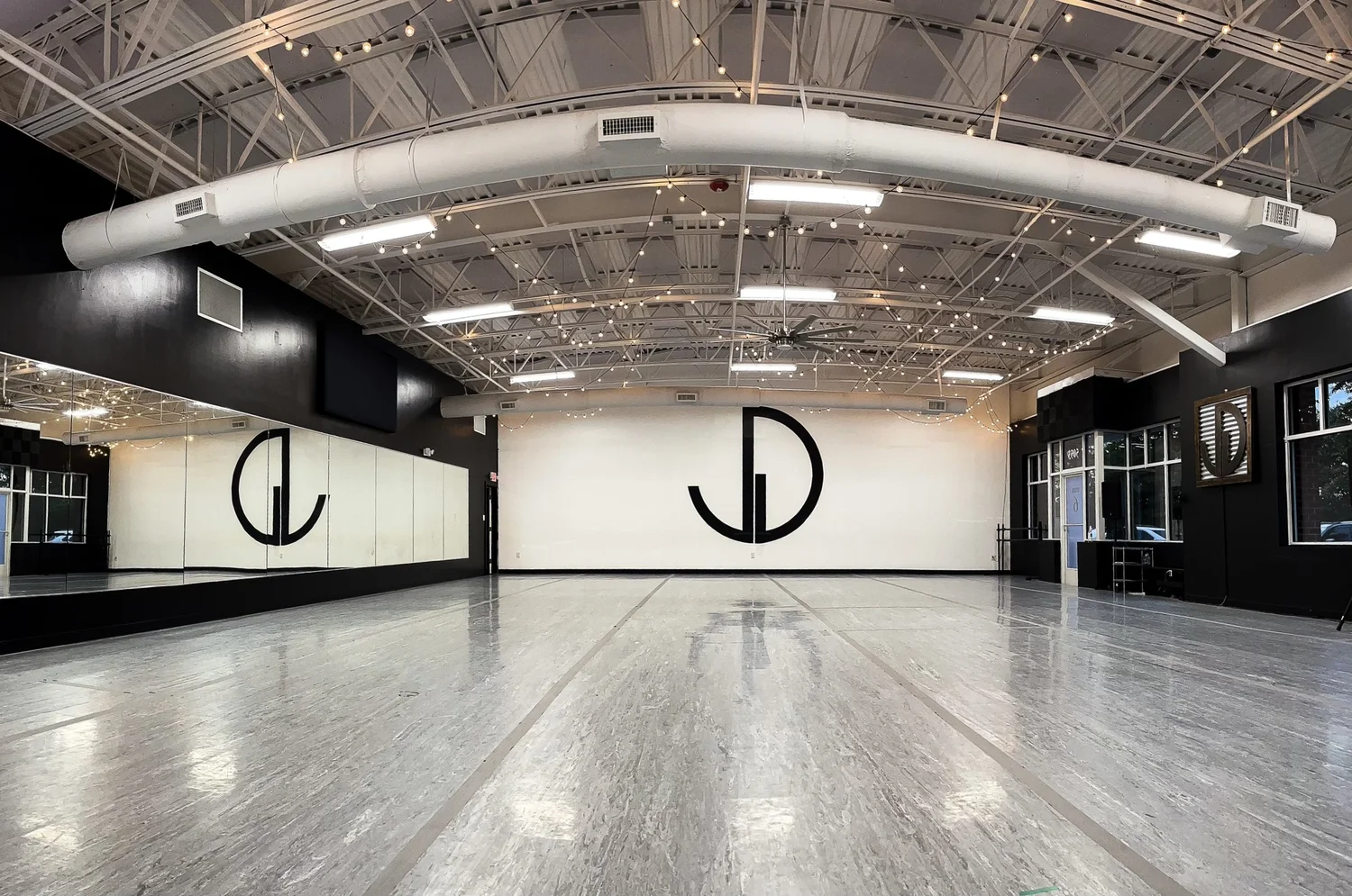 About 1 — J'adore Dance