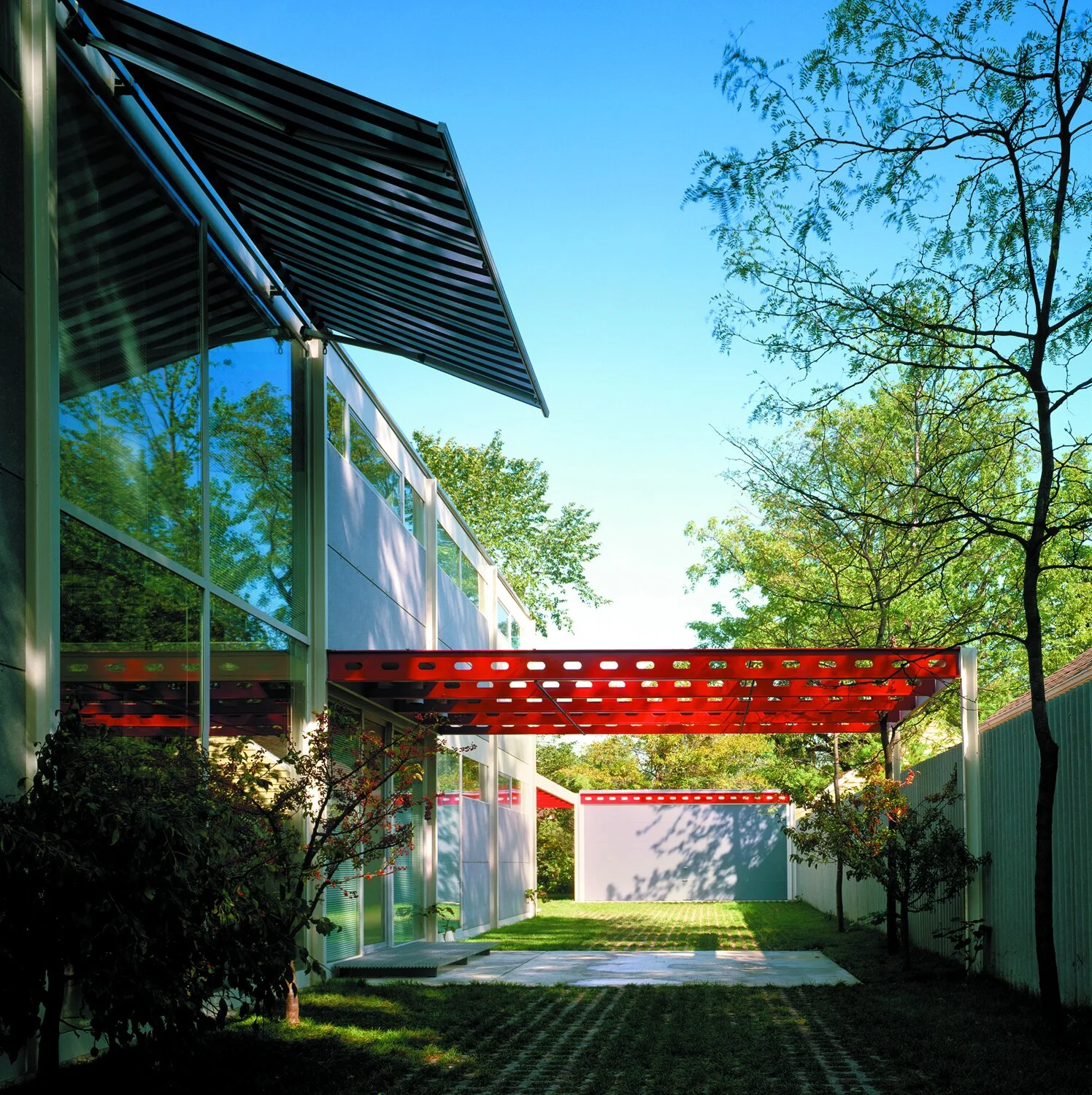 Modern in the Middle — Mies van der Rohe Society