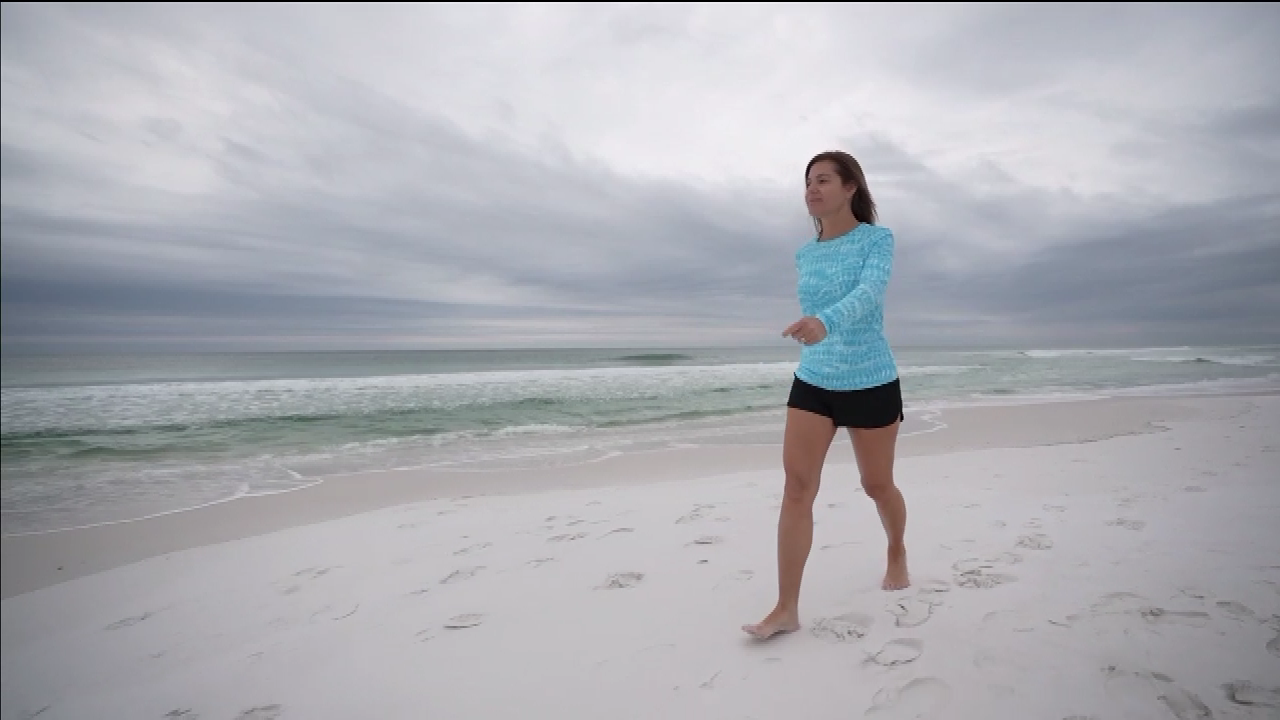 Jen Carfagno at the Beach (5/20/2021) — Newswomen