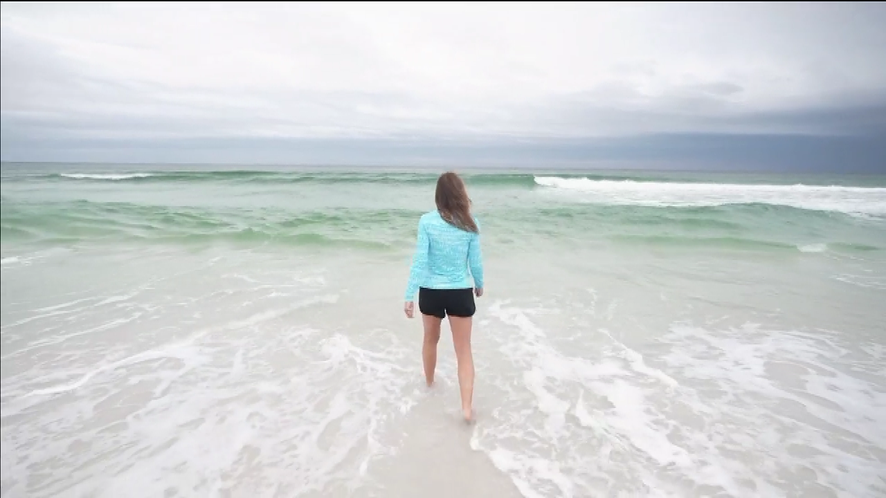 Jen Carfagno at the Beach (5/20/2021) — Newswomen