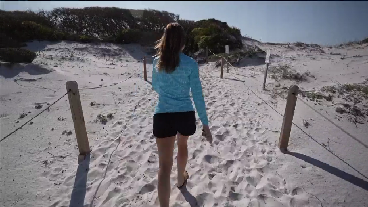 Jen Carfagno at the Beach (5/20/2021) — Newswomen