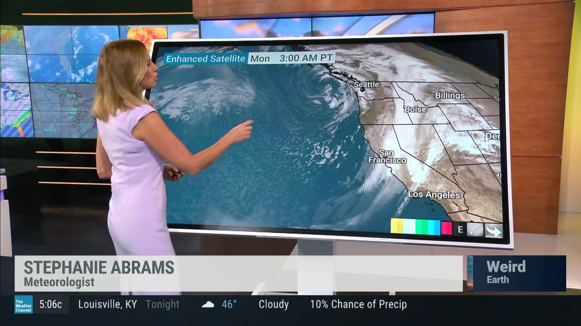 Stephanie Abrams (10/25/2021) — Newswomen
