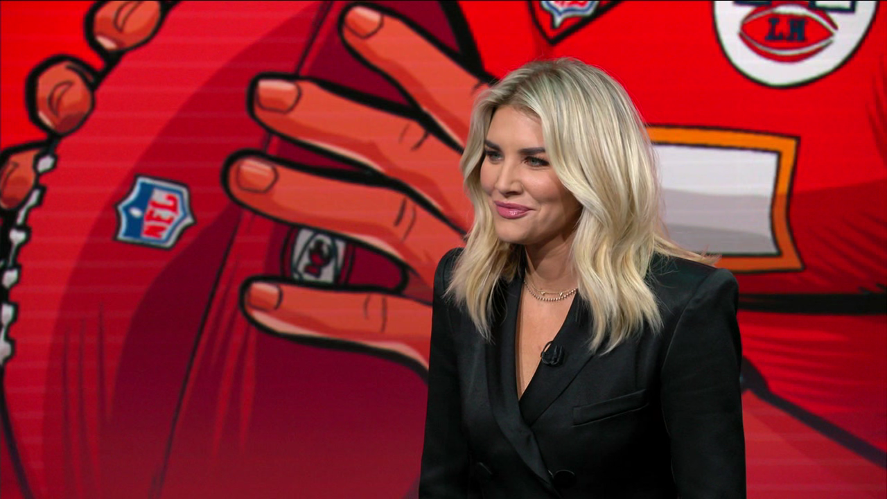 Charissa Thompson (11/27/2022) — Newswomen