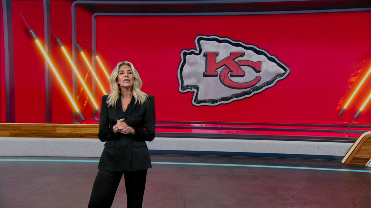 Charissa Thompson (11/27/2022) — Newswomen