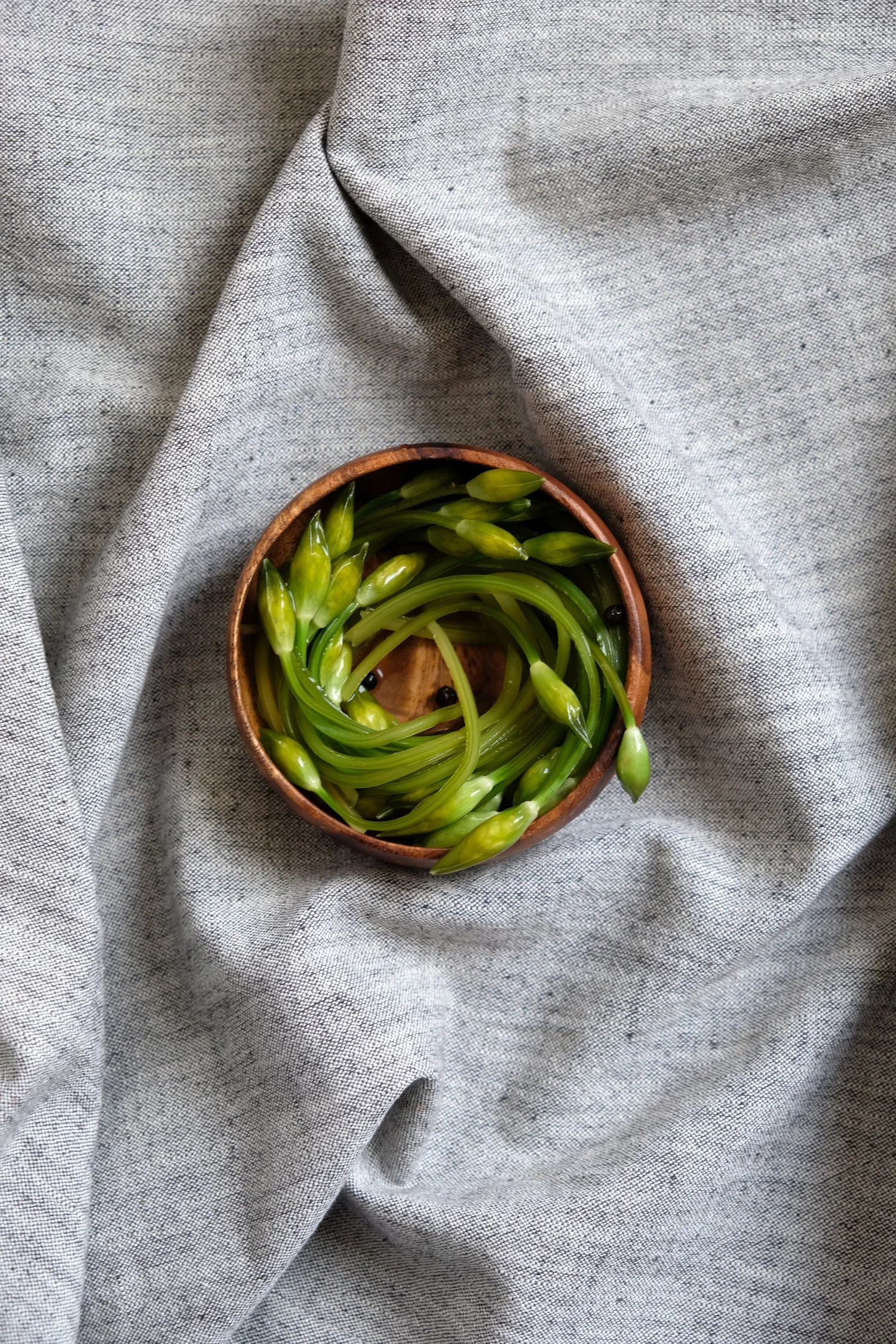 PICKLED WILD GARLIC FLOWER BUDS — COOKING LIKE A FOX
